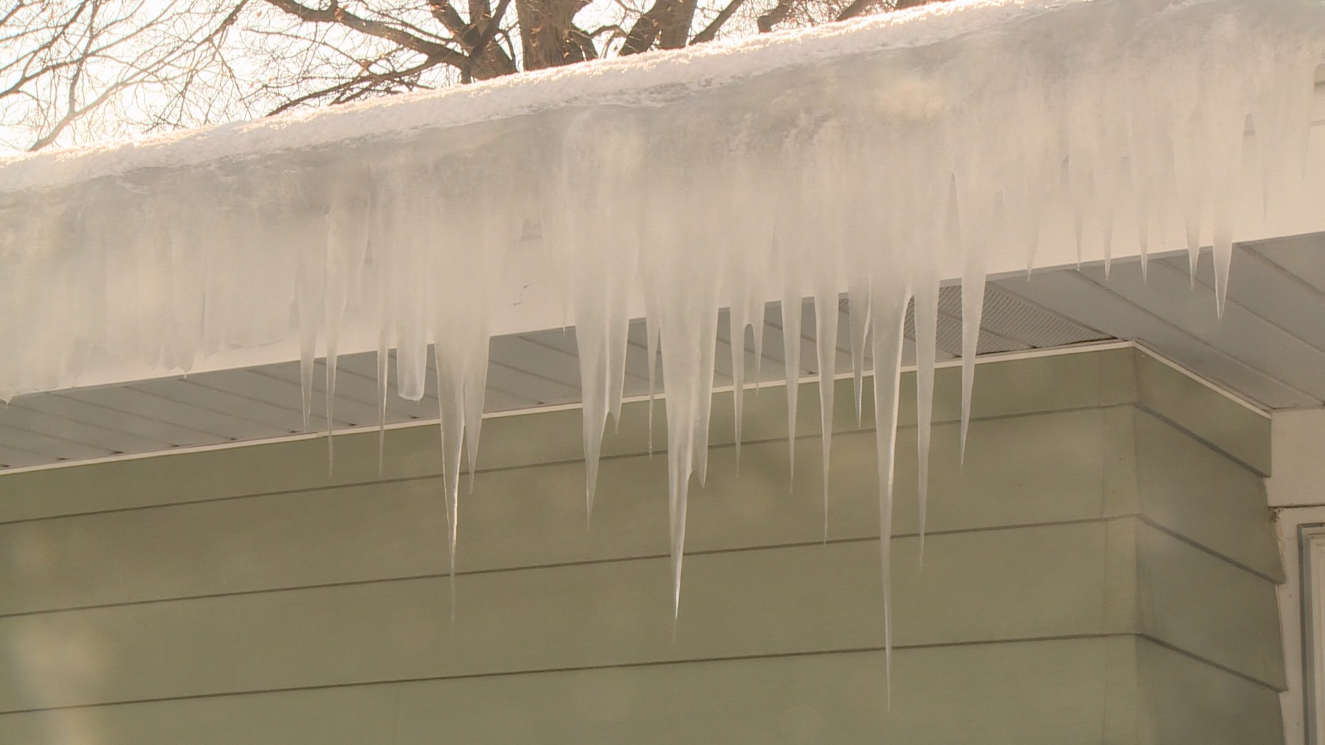 Warning signs of a weak roof | wzzm13.com