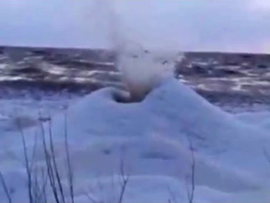 VIDEO: Ice volcanoes form on Lake Michigan shore | wzzm13.com