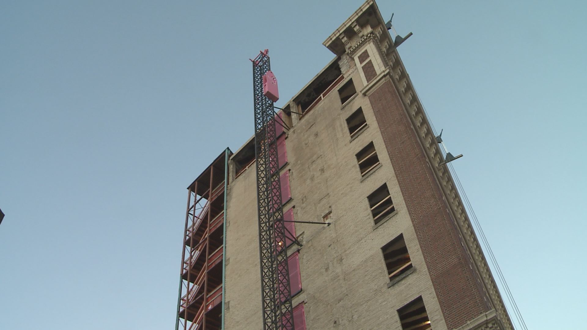 State's First Lady celebrates GR's pink elevator campaign | wzzm13.com
